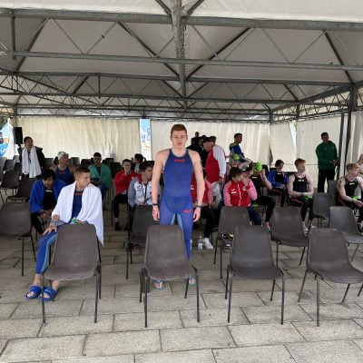 Daljinski plavalec Nik Peterlin na svoji prvi članski tekmi med ...